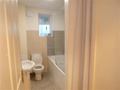 North Street, Wellington Per Calendar Month £690 p.c.m. To Let